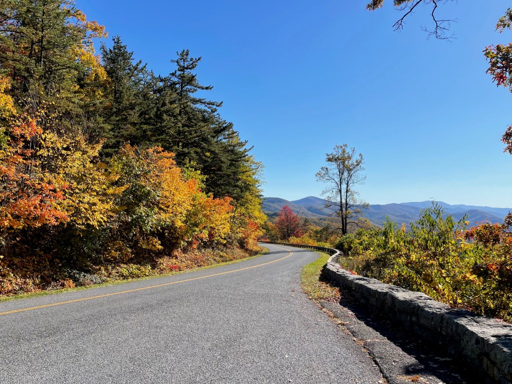 10 Incredible Places to See Fall Foliage in Virginia – Klara the Explorer